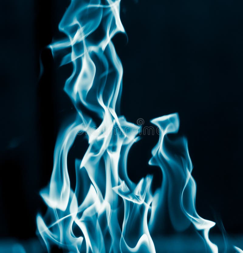 Fogo Da Chama Azul No Fundo Preto Foto de Stock - Imagem de movimento ...