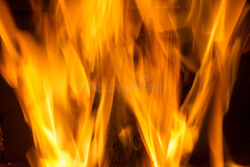 Fogo Que Queima-se Na Noite Foto de Stock - Imagem de flama, calor ...
