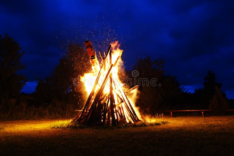 102,081 Fogueira Fotos - Fotos de Stock Gratuitas e Fotos Royalty-Free ...