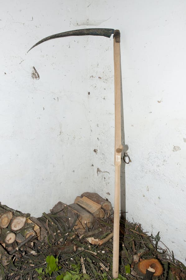 Foice De Madeira Tradicional Imagem de Stock - Imagem de lâmina, metal ...