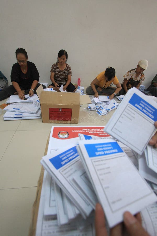 Folding Ballots for Election Representatives Editorial Stock Photo ...