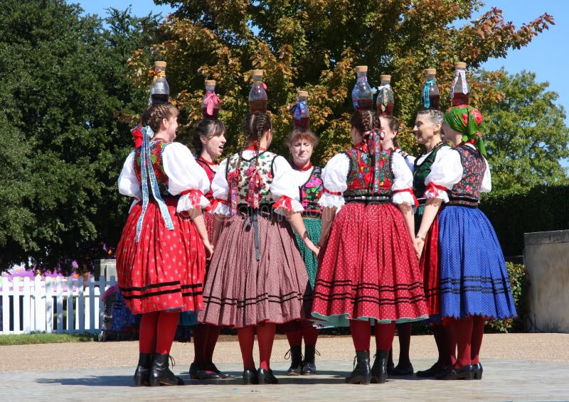 Folk dance show editorial stock image. Image of colors - 34610099
