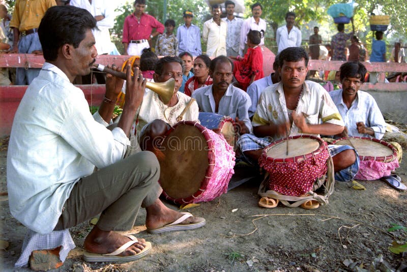 Folk Musicians performing editorial stock image. Image of chatt - 19730924