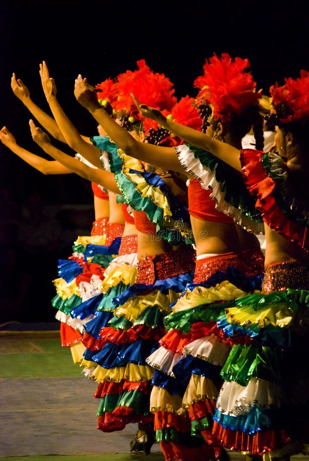 Folklor festival editorial image. Image of flower, dancer - 10358205
