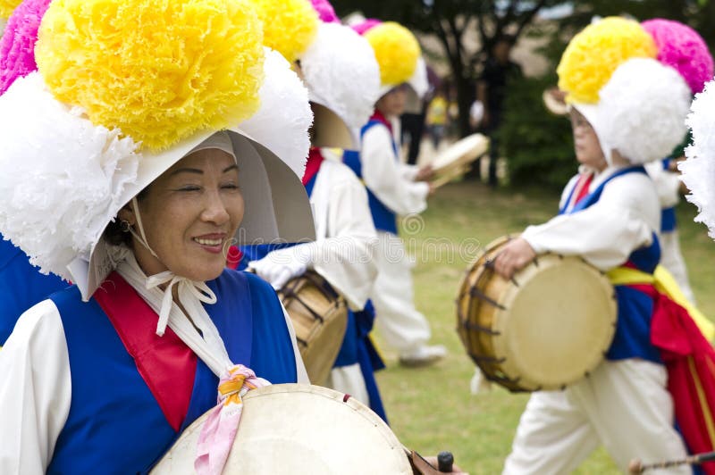 Folklore surcoreano fotografía editorial. Imagen de coreano - 14717497