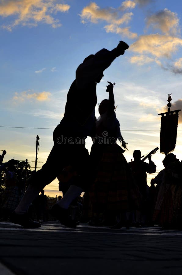 Folkloric Dances. Silhouette of Traditional Folk Dancers Editorial ...