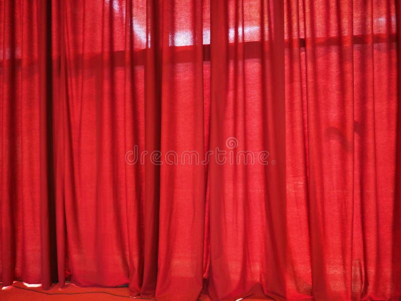 Fond rouge de rideau photo stock. Image du textile, texture - 150843476