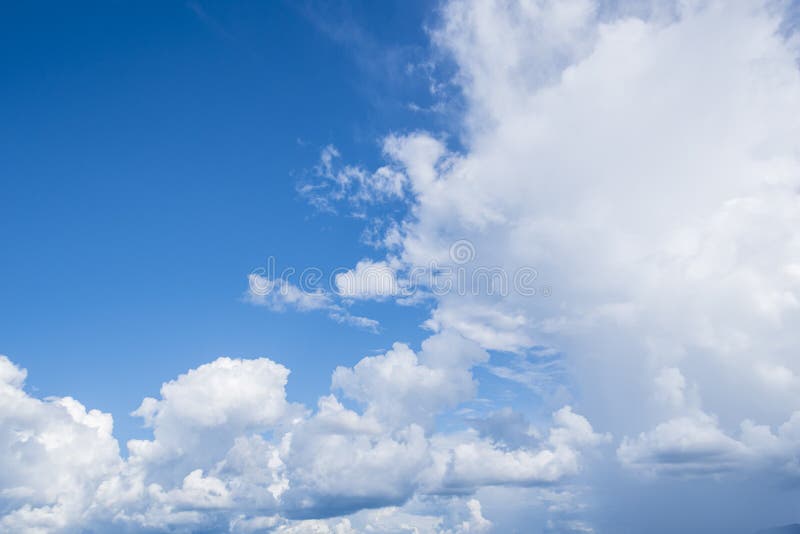 Fondo azul cielo claro imagen de archivo. Imagen de ozono - 265305351