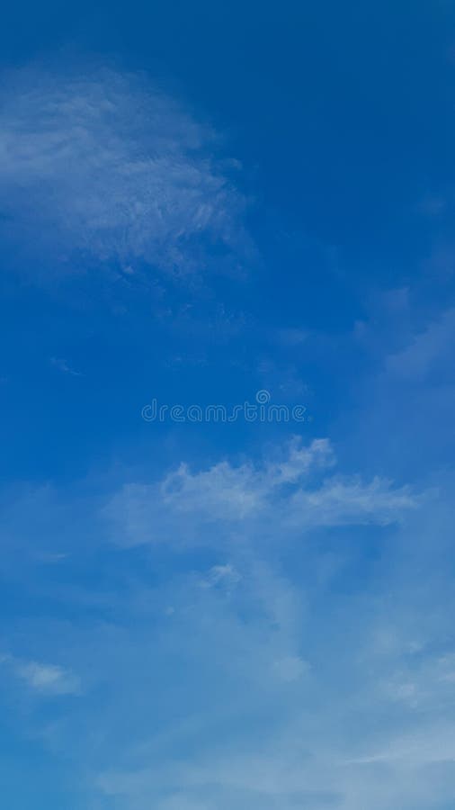 Fondo azul del cielo imagen de archivo. Imagen de nube - 224504797