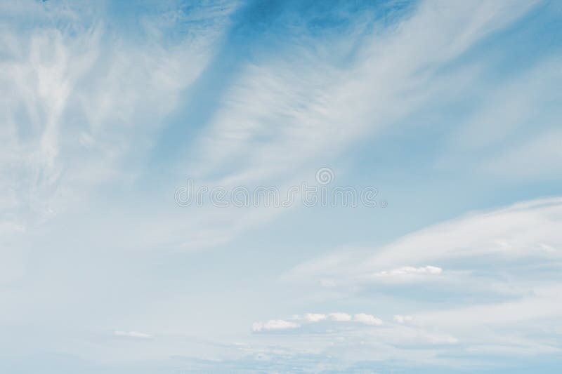 Fondo azul del cielo foto de archivo. Imagen de nadie - 252932284
