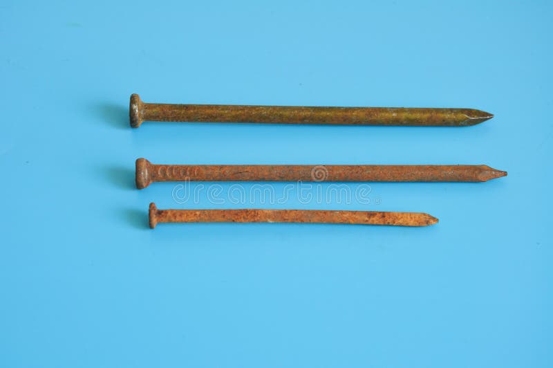 Clavo oxidado foto de archivo. Imagen de aislado, metal - 30795472