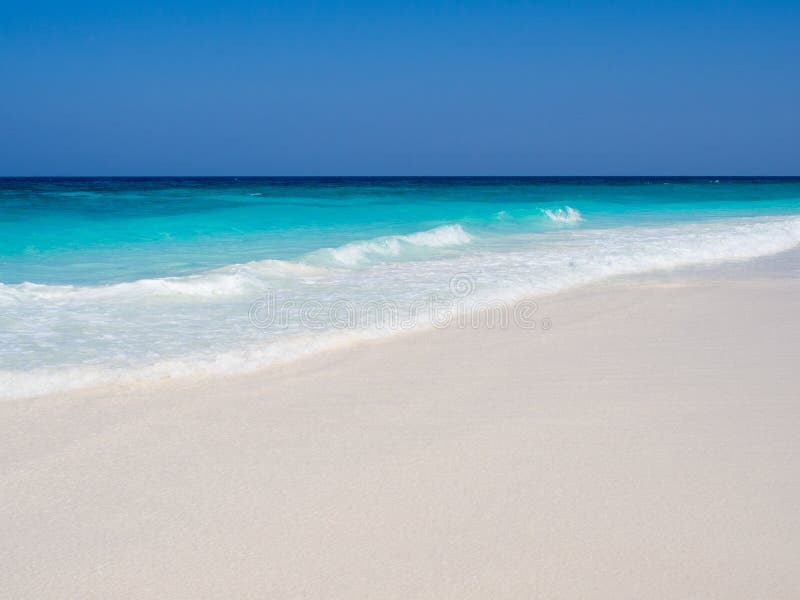 Fondo azul del mar imagen de archivo. Imagen de sunlight - 59221991