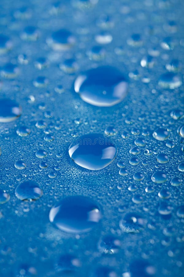Gota del agua azul imagen de archivo. Imagen de puro - 14157117