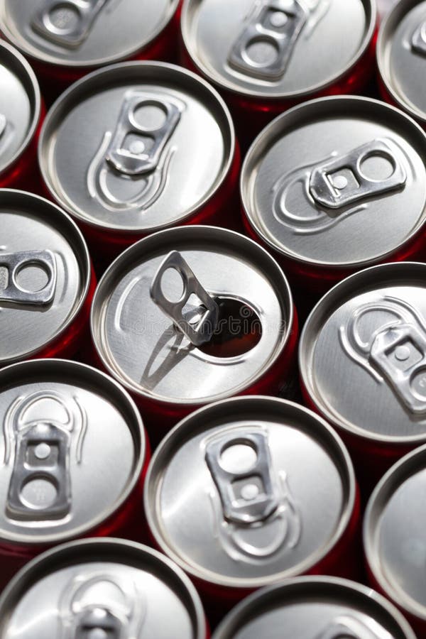Latas de soda imagen de archivo. Imagen de bebida, jugo - 33564727