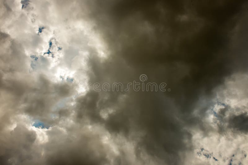 Fondo Del Blanco De Las Nubes Del Cielo Azul Y Del Blanco Foto de ...