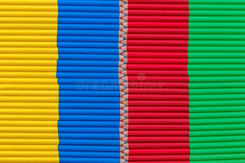 Fondo Giallo, Blu, Rosso E Verde Composto Di Piccole Matite Immagine ...