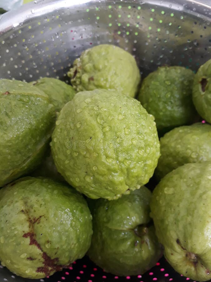 Fondo Verde De Guayaba De Cristal Fresco Imagen de archivo - Imagen de ...