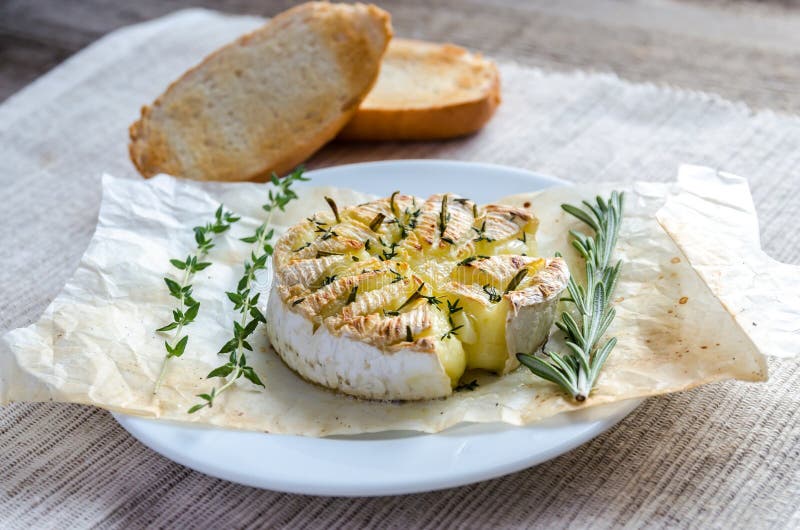 Fonduta Di Formaggio Del Camembert Fotografia Stock - Immagine di sano ...