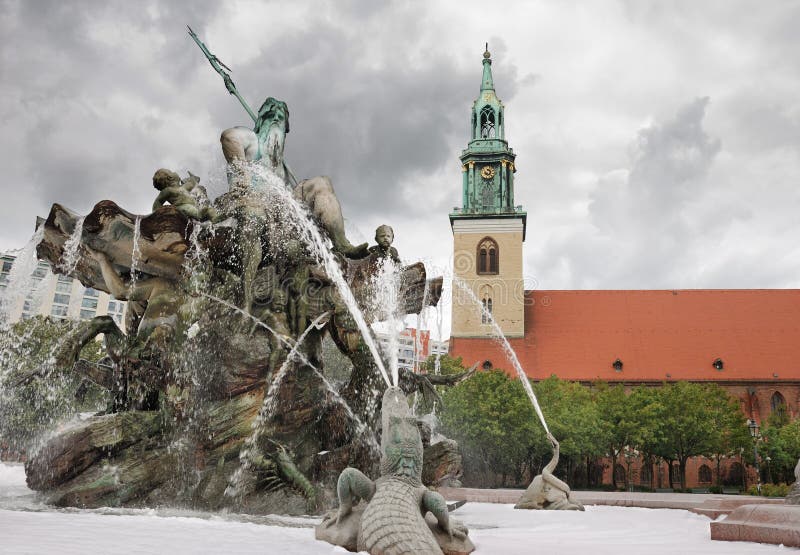 Fontain. stock image. Image of crocodile, famous, duomo - 12245661