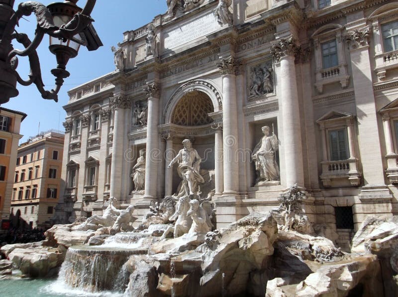 Fontana di Roma immagine stock. Immagine di italia, colonna - 41100709