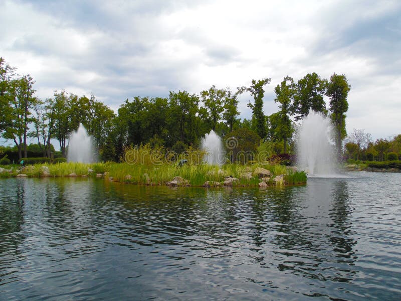 Fontani fotografia stock. Immagine di molla, parco, nave - 54364378