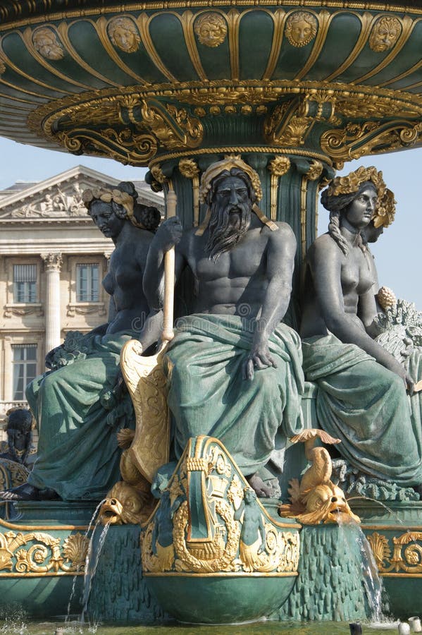 Fonte, Patis, France foto de stock. Imagem de paris, cidade - 22741516