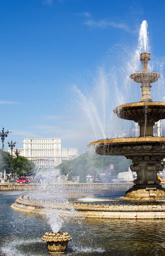 Fonteinen in Het Centrum Van Boekarest Stock Afbeelding - Image of ...