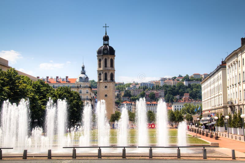 Fonteinen in Het Stadscentrum in Lyon, Frankrijk Redactionele Stock ...