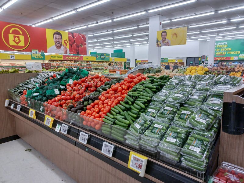 Food Basic Grocery Store Interior Editorial Stock Image - Image of ...