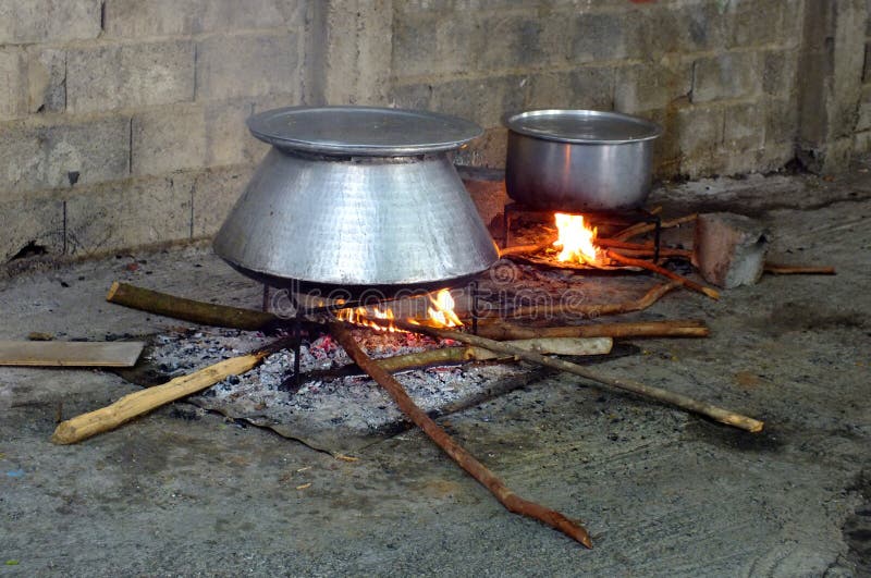 Food Being Cooked in Cauldron Stock Photo - Image of flames, kitchen ...