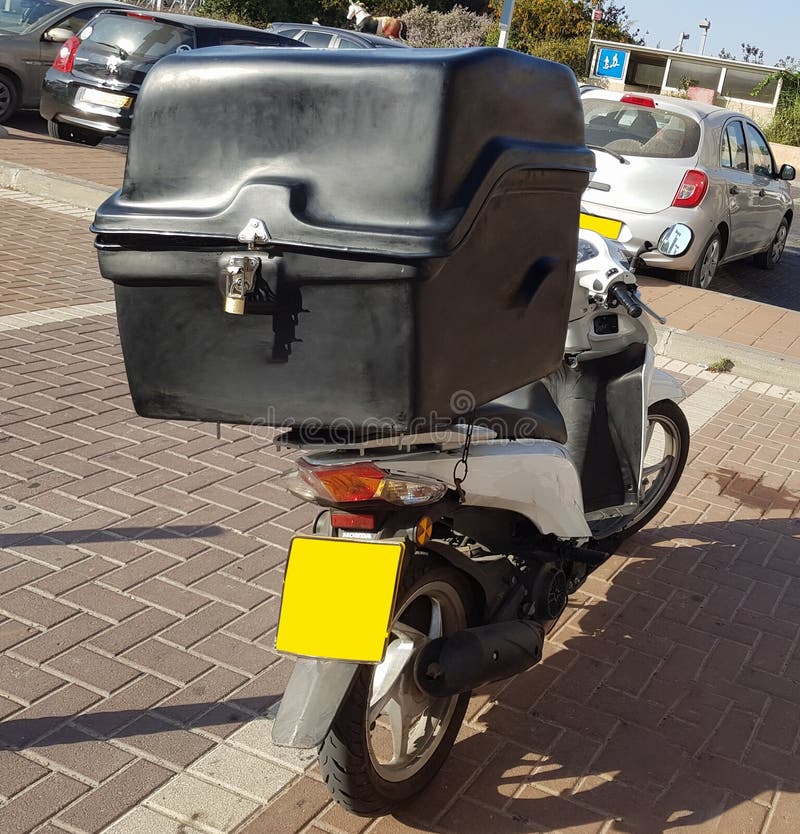 354 Moped Pizza Delivery Stock Photos - Free & Royalty-Free Stock ...