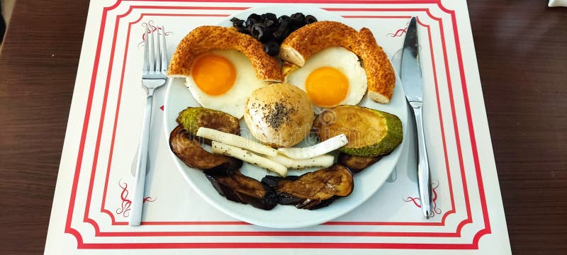 Food Smile Breakfast Eggs Bread Vegetables Face Stock Image - Image of ...