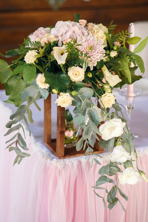 Food Table Decoration, Party Food, Table with Flower, Wedding Party ...