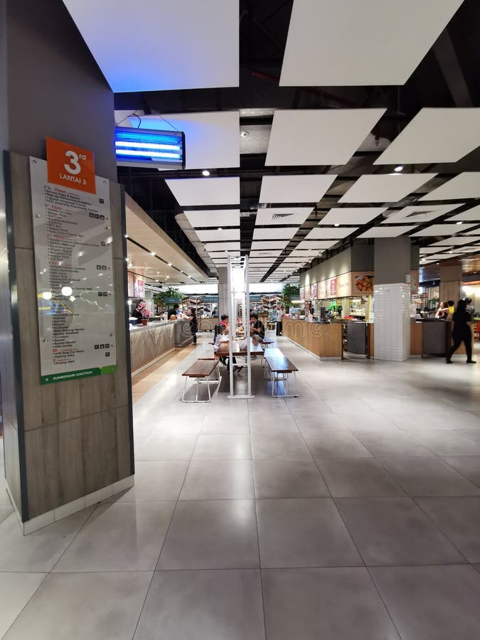 Foodcourt at Mall editorial photo. Image of architecture - 262685561