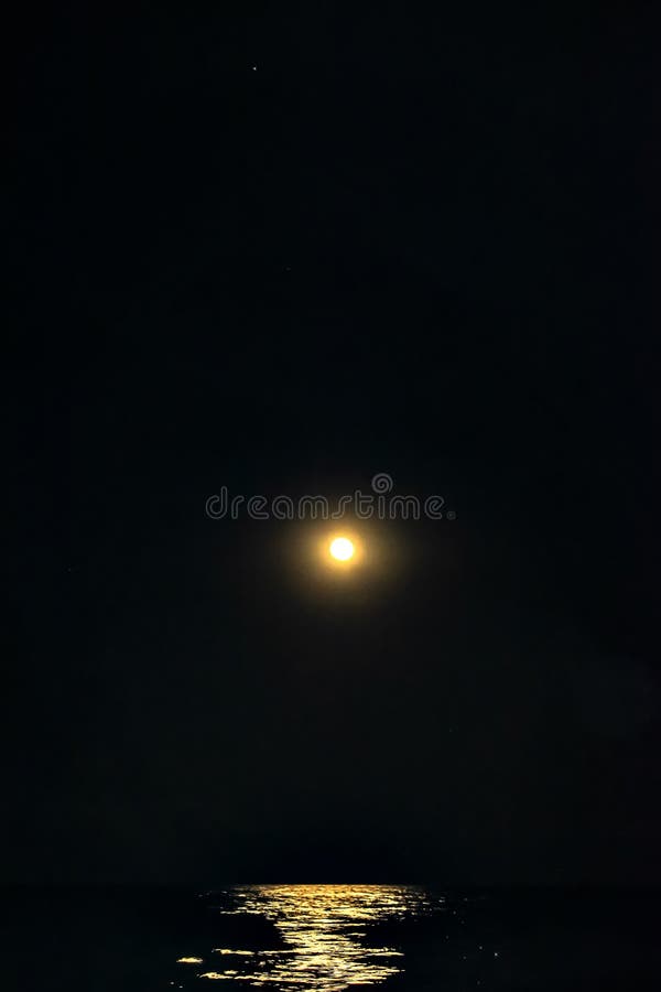 The Fool Moon Over the Sea and the Moonpath Stock Image - Image of path ...