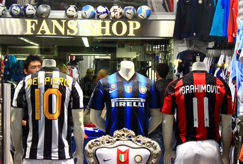 Football Fans Shop editorial photography. Image of calcio - 17913392