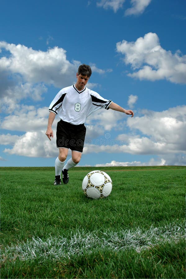 Footballeur photo stock. Image du monde, gain, sportif - 2197078