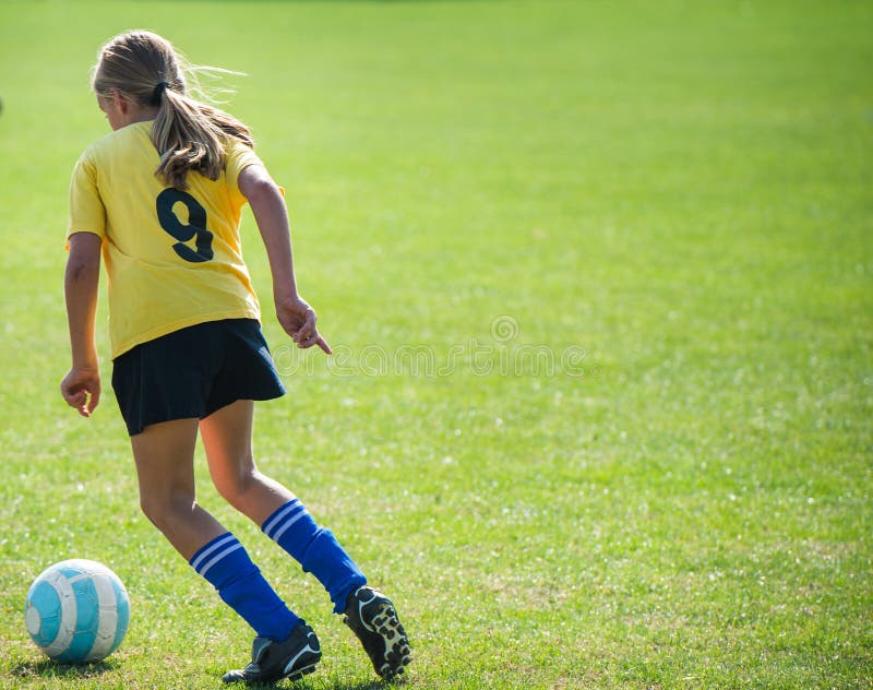 Footballeur De L'adolescence De Fille Photo stock - Image du pièce ...