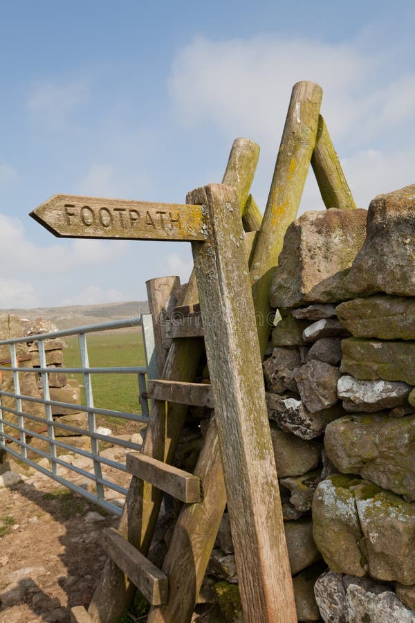 Footpath Sign Picture. Image: 19090311