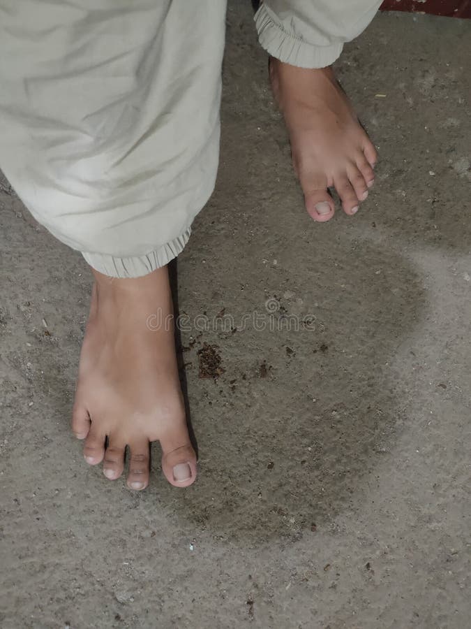 Footsteps on the ground stock image. Image of shoe, limb - 205388391