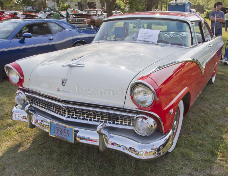Ford 1955 corona Victoria foto de archivo editorial. Imagen de corona ...
