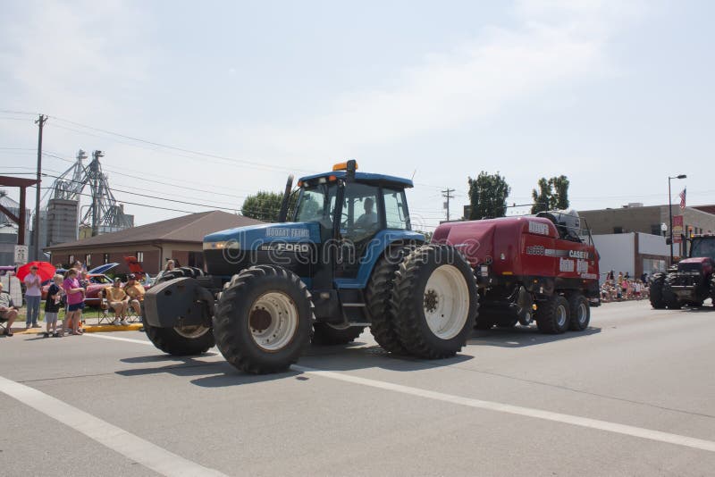 Ford 8870 Tractor at Parade Editorial Stock Photo - Image of 8870 ...