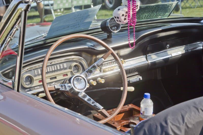 Ford Falcon Interior 1963 fotografía editorial. Imagen de coche - 26903907