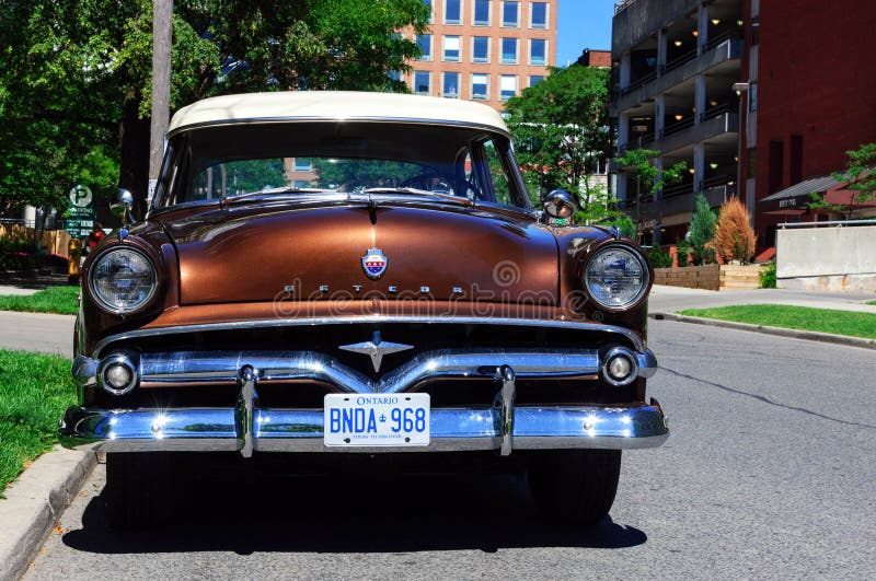 Ford Meteor Niagara (1954) editorial photo. Image of legendary - 29280736
