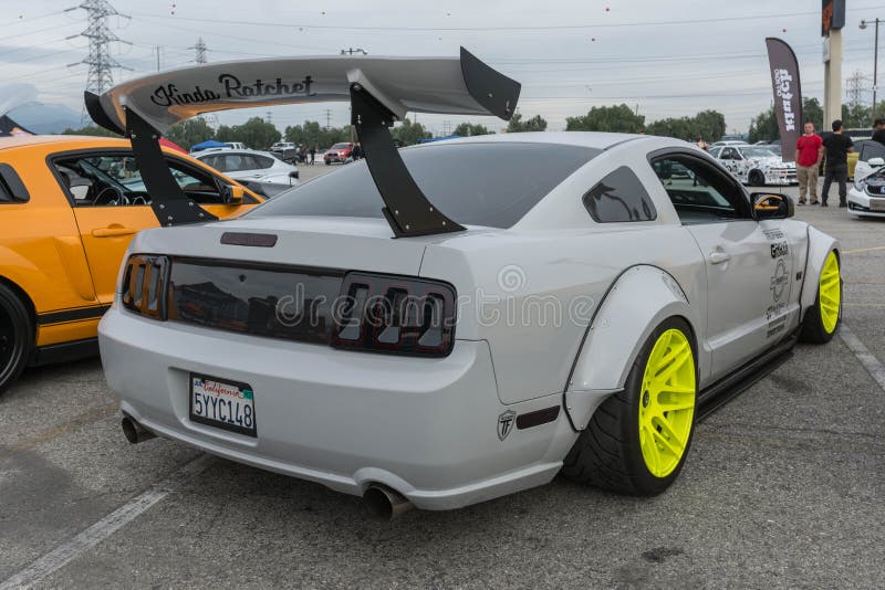 Ford Mustang GT modificado foto editorial. Imagen de entusiasta - 87900211