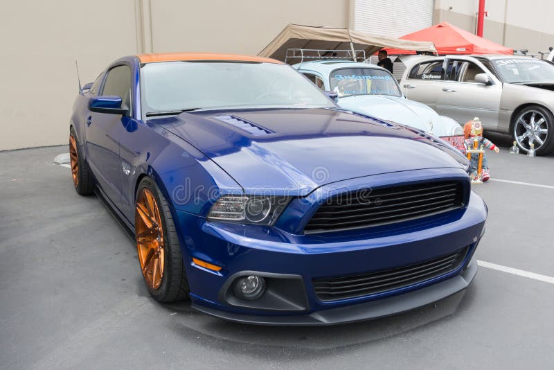 Motor Modificado De Ford Mustang Fotografía editorial - Imagen de ...