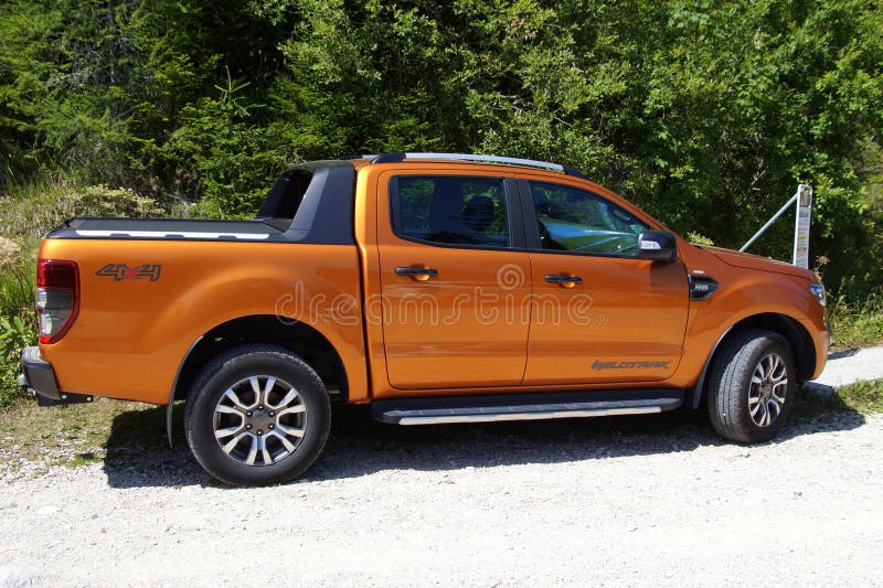 Ford Ranger Wildtrack Orange Photo stock éditorial - Image du camion ...