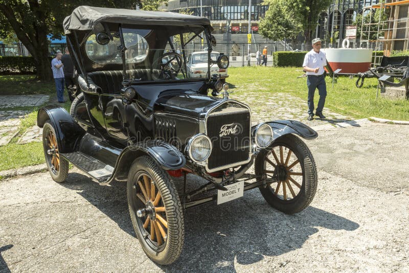 Ford T oldtimer car editorial photography. Image of urban - 93683622