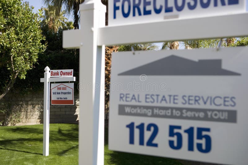 Foreclosure Sign editorial photo. Image of dwelling, residential - 29660921