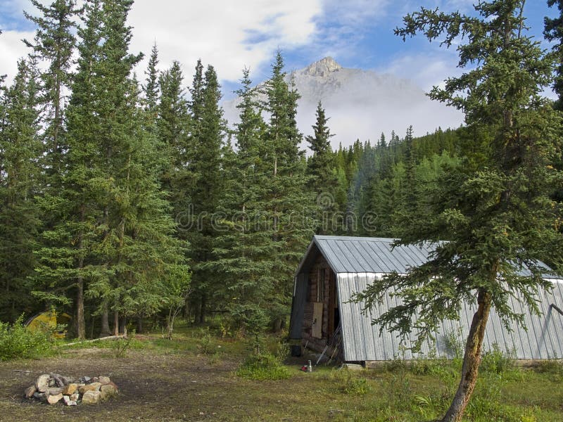 Forest Ranger Cabin and Camp Stock Photo - Image of rural, outdoor: 9355452